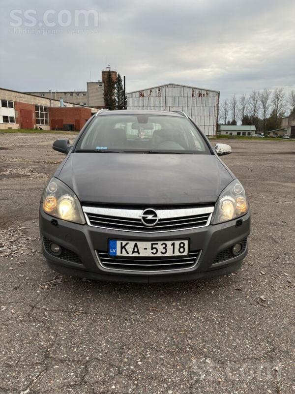 Pelēks Opel Astra 2010 Limbaži, ar dzinēja tilpumu 1.70 L un nobraukumu 352 tūkst. km par 1700 €, foto 8 vietnē AUTOMOTO.COM.LV