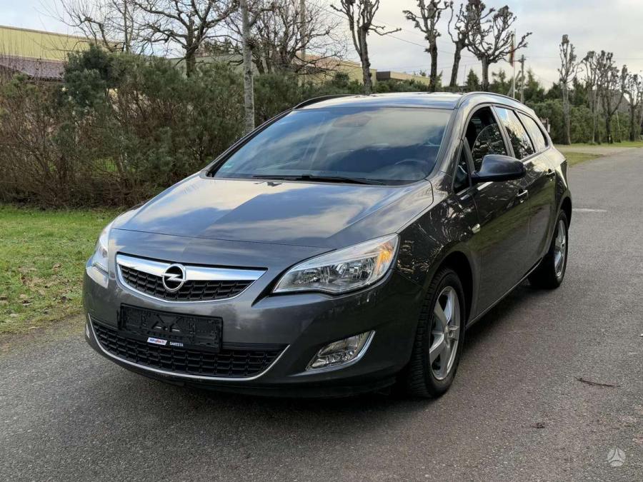Pelēks Opel Astra 2011 Kretinga, ar dzinēja tilpumu 1.40 L un nobraukumu 198 tūkst. km par 4300 €, foto 3 vietnē AUTOMOTO.COM.LV