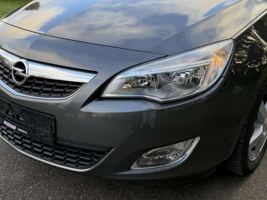 Pelēks Opel Astra 2011 Kretinga, ar dzinēja tilpumu 1.40 L un nobraukumu 198 tūkst. km par 4300 €, foto 4 vietnē AUTOMOTO.COM.LV