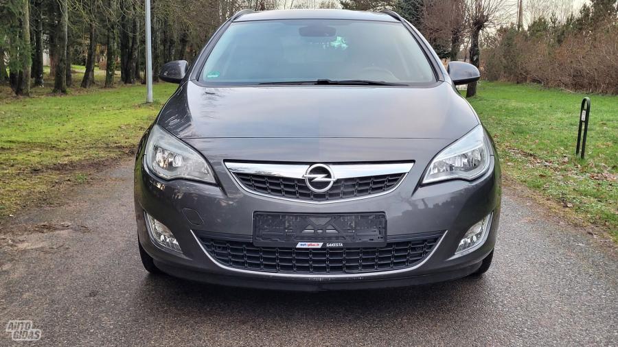 Pelēks Opel Astra 2011 Kretinga, ar dzinēja tilpumu 1.40 L un nobraukumu 197 tūkst. km par 4300 €, foto 2 vietnē AUTOMOTO.COM.LV