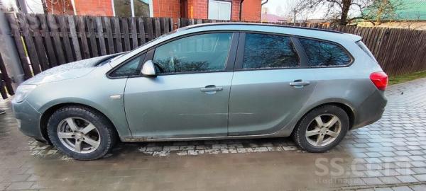 Pelēks Opel Astra 2011 Jelgava, ar dzinēja tilpumu 1.70 L un nobraukumu 341 tūkst. km par 1800 €, foto 3 vietnē AUTOMOTO.COM.LV