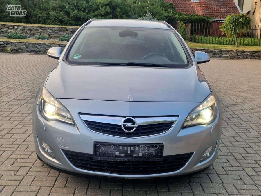 Pelēks Opel Astra 2011 Viļņa, ar dzinēja tilpumu 1.70 L un nobraukumu 276 tūkst. km par 3600 €, foto 2 vietnē AUTOMOTO.COM.LV