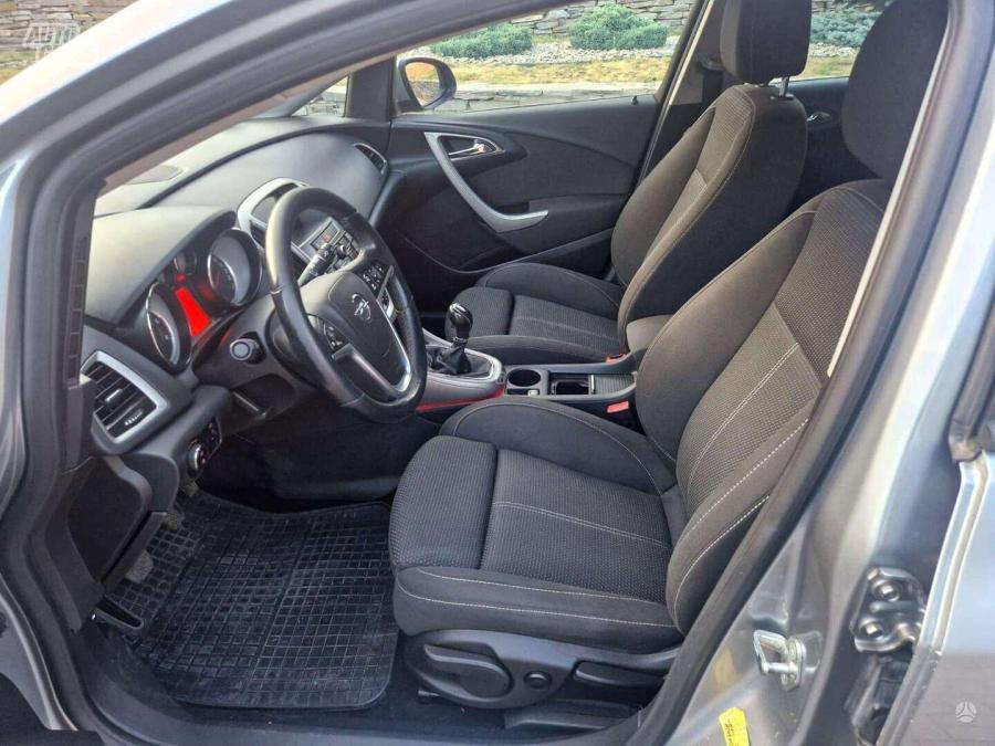 Pelēks Opel Astra 2011 Viļņa, ar dzinēja tilpumu 1.70 L un nobraukumu 276 tūkst. km par 3600 €, foto 14 vietnē AUTOMOTO.COM.LV