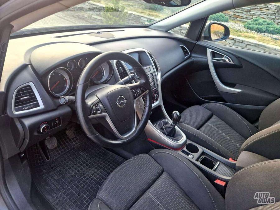 Pelēks Opel Astra 2011 Viļņa, ar dzinēja tilpumu 1.70 L un nobraukumu 276 tūkst. km par 3600 €, foto 19 vietnē AUTOMOTO.COM.LV