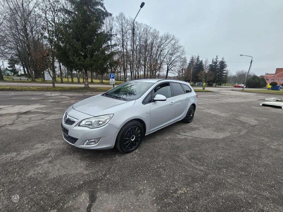 Pelēks Opel Astra 2011 Jurbarkas, ar dzinēja tilpumu 1.30 L un nobraukumu 190 tūkst. km par 2250 €, foto 2 vietnē AUTOMOTO.COM.LV