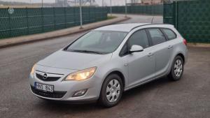 Grey Opel Astra 2011 in Vilnius, with an engine capacity of 1.69 L and mileage of 288 thousand km for 3200 €, photo 6 on AUTOMOTO.COM.LV