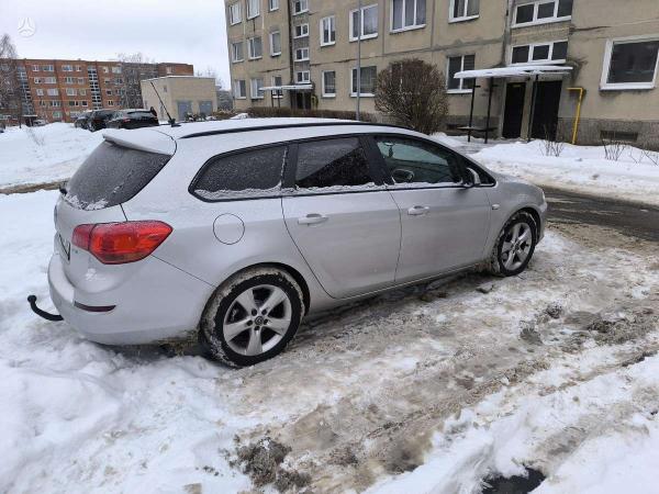 Pelēks Opel Astra 2011 Utena, ar dzinēja tilpumu 1.70 L un nobraukumu 315 tūkst. km par 2400 €, foto 3 vietnē AUTOMOTO.COM.LV