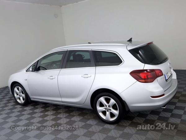 Pelēks Opel Astra 2011 Tallina, ar dzinēja tilpumu 1.40 L un nobraukumu 207 tūkst. km par 2299 €, foto 4 vietnē AUTOMOTO.COM.LV