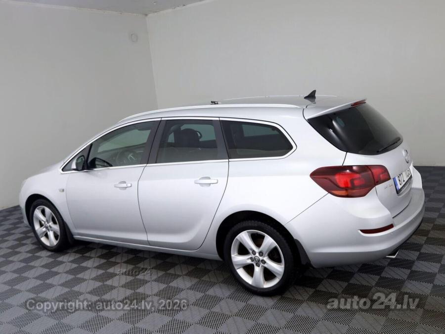 Grey Opel Astra 2011 in Tallinn, with an engine capacity of 1.40 L and mileage of 207 thousand km for 2299 €, photo 4 on AUTOMOTO.COM.LV