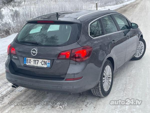 Pelēks Opel Astra 2011 Tartu, ar dzinēja tilpumu 2.00 L un nobraukumu 217 tūkst. km par 3990 €, foto 2 vietnē AUTOMOTO.COM.LV