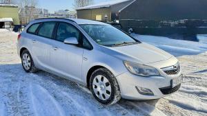 Grey Opel Astra 2011 in Vilnius, with an engine capacity of 1.69 L and mileage of 327 thousand km for 2500 €, photo 3 on AUTOMOTO.COM.LV