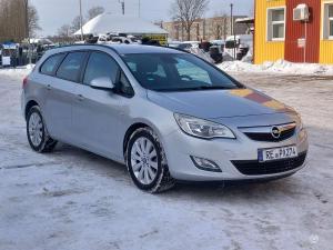 Pelēks Opel Astra 2011 Kėdainiai, ar dzinēja tilpumu 1.69 L un nobraukumu 264 tūkst. km par 3400 €, foto 2 vietnē AUTOMOTO.COM.LV
