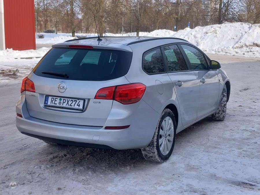 Pelēks Opel Astra 2011 Kėdainiai, ar dzinēja tilpumu 1.69 L un nobraukumu 264 tūkst. km par 3400 €, foto 4 vietnē AUTOMOTO.COM.LV
