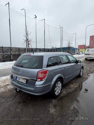 Grey Opel Astra 2011 in Tallinn, with an engine capacity of 1.60 L and mileage of 203 thousand km for 1999 €, photo 7 on AUTOMOTO.COM.LV