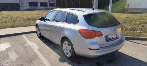 Grey Opel Astra 2011 in Kaunas, with an engine capacity of 1.70 L and mileage of 290 thousand km for 2700 €, photo 5 on AUTOMOTO.COM.LV
