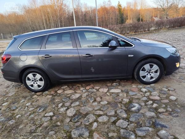 Pelēks Opel Astra 2011 Telšiai, ar dzinēja tilpumu 1.70 L un nobraukumu 345 tūkst. km par 2650 €, foto 4 vietnē AUTOMOTO.COM.LV