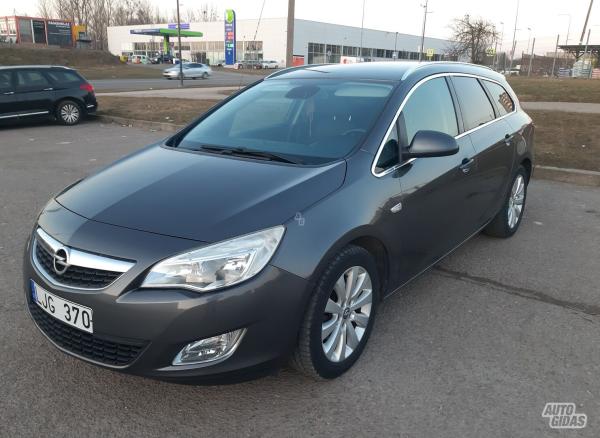Pelēks Opel Astra 2011 Kauņa, ar dzinēja tilpumu 1.70 L un nobraukumu 251 tūkst. km par 3650 €, foto 2 vietnē AUTOMOTO.COM.LV