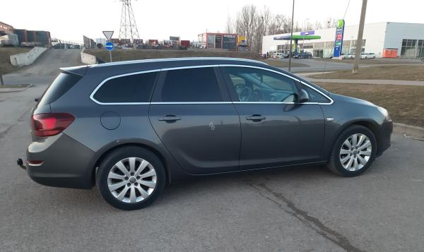 Pelēks Opel Astra 2011 Kauņa, ar dzinēja tilpumu 1.70 L un nobraukumu 251 tūkst. km par 3650 €, foto 5 vietnē AUTOMOTO.COM.LV