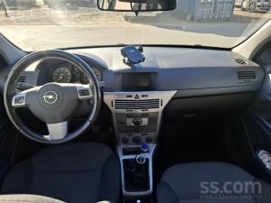 Pelēks Opel Astra 2011 Rīga, ar dzinēja tilpumu 1.60 L un nobraukumu 213 tūkst. km par 2300 €, foto 6 vietnē AUTOMOTO.COM.LV