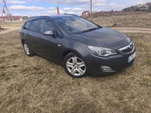 Grey Opel Astra 2011 in Ignalina, with an engine capacity of 1.70 L and mileage of 255 thousand km for 1650 €, photo 5 on AUTOMOTO.COM.LV