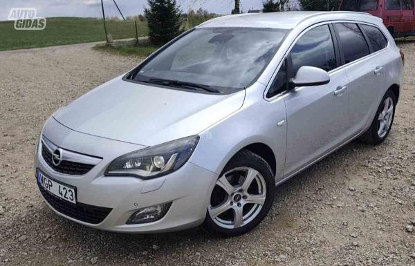 Grey Opel Astra 2011 in Alytus, with an engine capacity of 2.00 L and mileage of 283 thousand km for 3200 €, photo 1 on AUTOMOTO.COM.LV