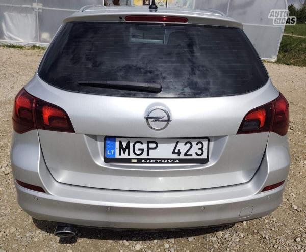Grey Opel Astra 2011 in Alytus, with an engine capacity of 2.00 L and mileage of 283 thousand km for 3200 €, photo 5 on AUTOMOTO.COM.LV