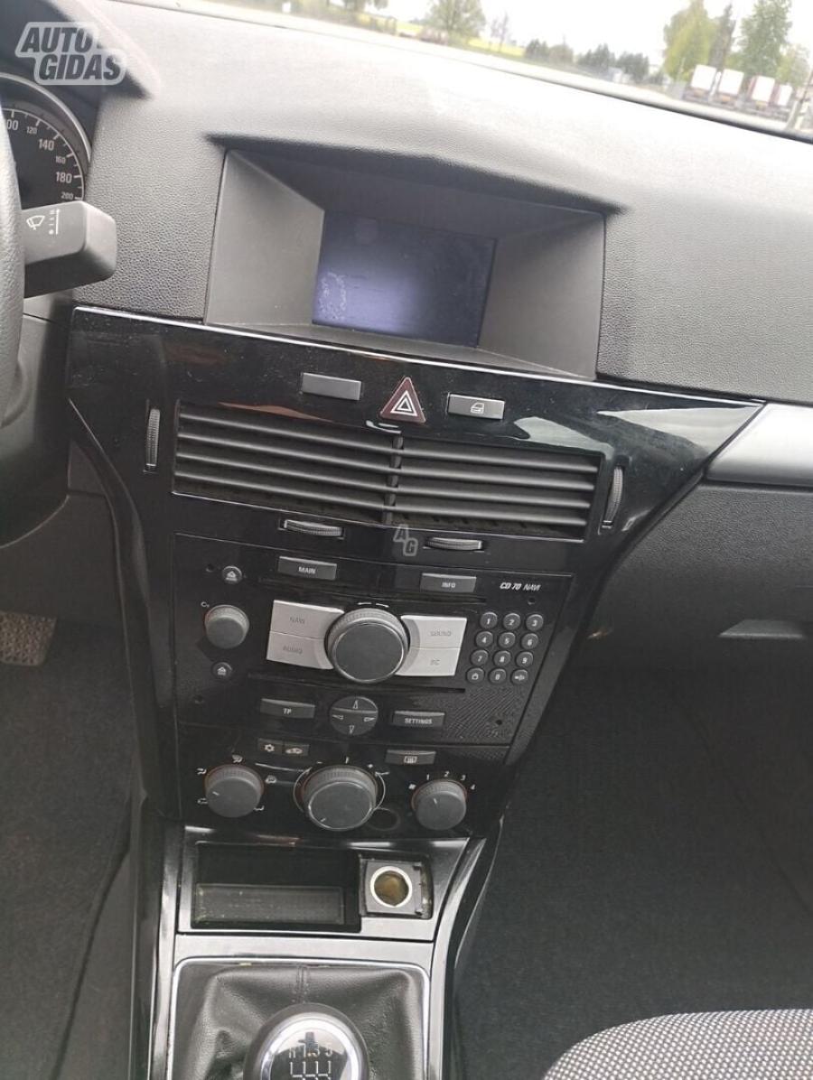 Pelēks Opel Astra 2011 Marijampole, ar dzinēja tilpumu 1.70 L un nobraukumu 250 tūkst. km par 2299 €, foto 14 vietnē AUTOMOTO.COM.LV