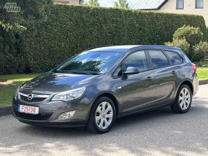 Pelēks Opel Astra 2011 Kėdainiai, ar dzinēja tilpumu 2.00 L un nobraukumu 242 tūkst. km par 3850 €, foto  vietnē AUTOMOTO.COM.LV