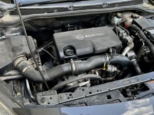 Grey Opel Astra 2011 in Kaunas, with an engine capacity of 1.70 L and mileage of 218 thousand km for 3100 €, photo 18 on AUTOMOTO.COM.LV