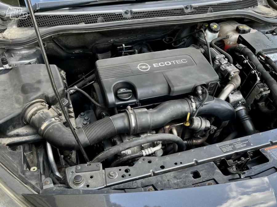 Grey Opel Astra 2011 in Kaunas, with an engine capacity of 1.70 L and mileage of 218 thousand km for 3100 €, photo 18 on AUTOMOTO.COM.LV