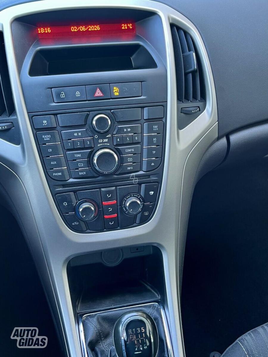 Grey Opel Astra 2011 in Kaunas, with an engine capacity of 1.70 L and mileage of 218 thousand km for 3100 €, photo 27 on AUTOMOTO.COM.LV