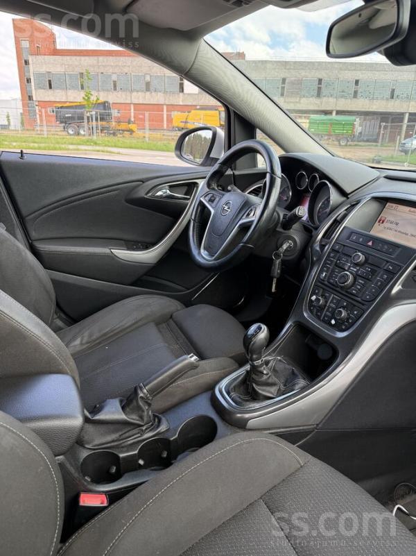 Pelēks Opel Astra 2011 Valmiera, ar dzinēja tilpumu 1.70 L un nobraukumu 270 tūkst. km par 1950 €, foto 6 vietnē AUTOMOTO.COM.LV