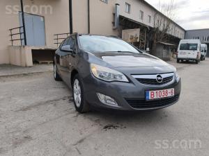 Grey Opel Astra 2011 in Cesis, with an engine capacity of 1.40 L and mileage of 0 thousand km for 4750 €, photo  on AUTOMOTO.COM.LV