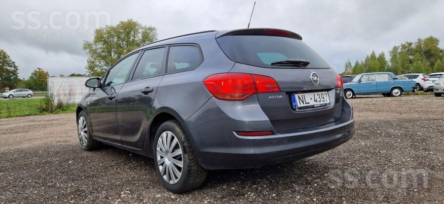 Pelēks Opel Astra 2011 Daugavpils, ar dzinēja tilpumu 1.70 L un nobraukumu 219 tūkst. km par 3950 €, foto 4 vietnē AUTOMOTO.COM.LV