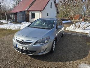 Grey Opel Astra 2011 in Jelgava, with an engine capacity of 1.70 L and mileage of 387 thousand km for 2800 €, photo  on AUTOMOTO.COM.LV