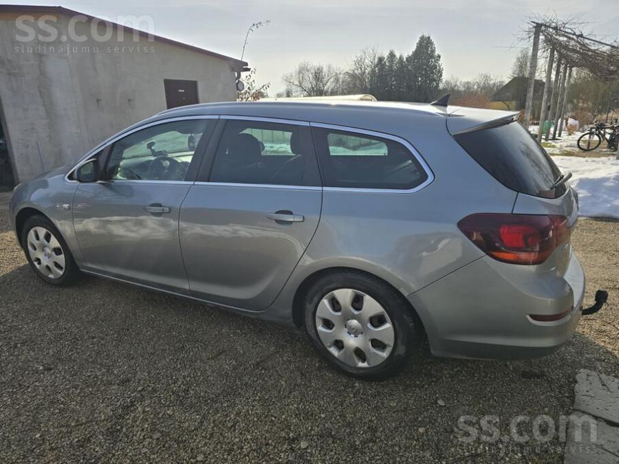 Pelēks Opel Astra 2011 Jelgava, ar dzinēja tilpumu 1.70 L un nobraukumu 387 tūkst. km par 2800 €, foto 3 vietnē AUTOMOTO.COM.LV