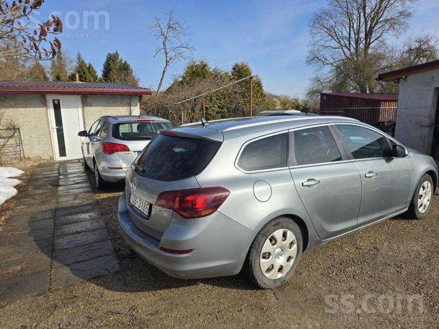Pelēks Opel Astra 2011 Jelgava, ar dzinēja tilpumu 1.70 L un nobraukumu 387 tūkst. km par 2800 €, foto 4 vietnē AUTOMOTO.COM.LV