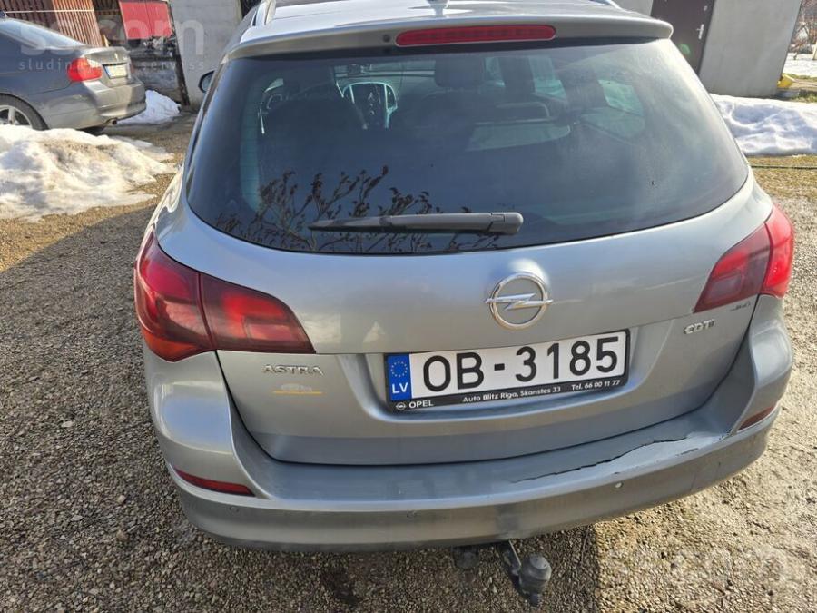 Pelēks Opel Astra 2011 Jelgava, ar dzinēja tilpumu 1.70 L un nobraukumu 387 tūkst. km par 2800 €, foto 6 vietnē AUTOMOTO.COM.LV