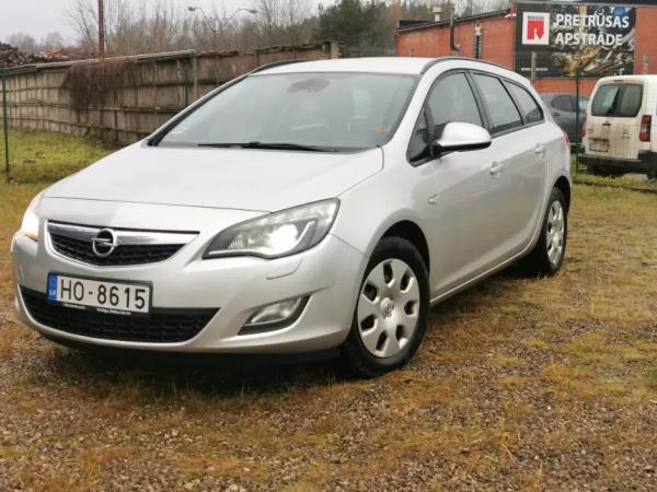 Pelēks Opel Astra 2011 Kuldīga, ar dzinēja tilpumu 2.00 L un nobraukumu 255 tūkst. km par 2500 €, foto 1 vietnē AUTOMOTO.COM.LV