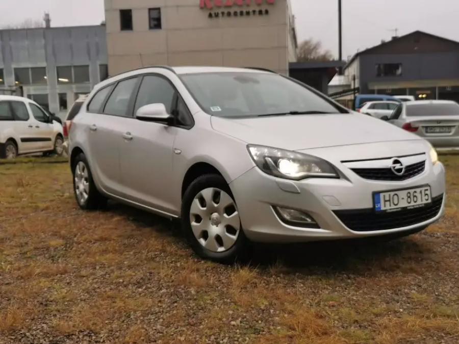 Pelēks Opel Astra 2011 Kuldīga, ar dzinēja tilpumu 2.00 L un nobraukumu 255 tūkst. km par 2500 €, foto 4 vietnē AUTOMOTO.COM.LV