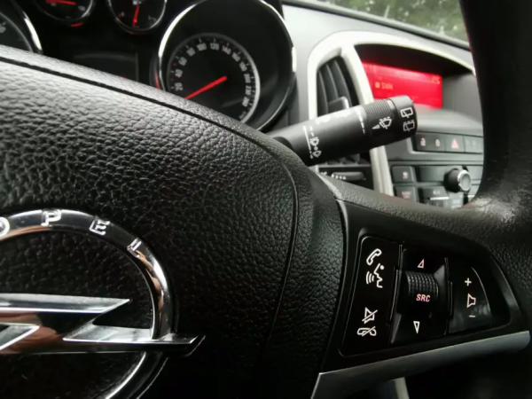 Pelēks Opel Astra 2011 Kuldīga, ar dzinēja tilpumu 2.00 L un nobraukumu 255 tūkst. km par 2500 €, foto 8 vietnē AUTOMOTO.COM.LV