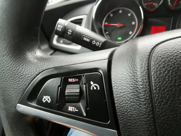 Pelēks Opel Astra 2011 Kuldīga, ar dzinēja tilpumu 2.00 L un nobraukumu 255 tūkst. km par 2500 €, foto 9 vietnē AUTOMOTO.COM.LV