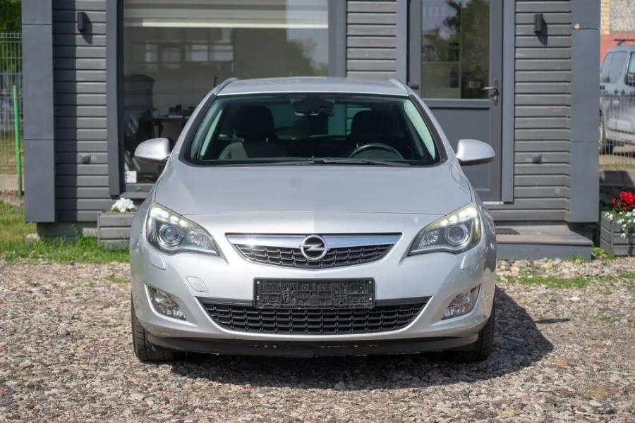 Pelēks Opel Astra 2011 Liepāja, ar dzinēja tilpumu 1.40 L un nobraukumu 242 tūkst. km par 4400 €, foto 7 vietnē AUTOMOTO.COM.LV