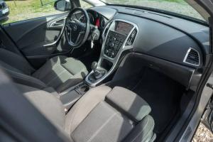 Pelēks Opel Astra 2011 Liepāja, ar dzinēja tilpumu 1.40 L un nobraukumu 242 tūkst. km par 4400 €, foto 14 vietnē AUTOMOTO.COM.LV
