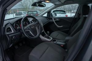 Grey Opel Astra 2011 in Liepaja, with an engine capacity of 1.40 L and mileage of 200 thousand km for 5200 €, photo 8 on AUTOMOTO.COM.LV
