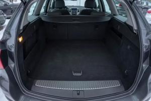 Grey Opel Astra 2011 in Liepaja, with an engine capacity of 1.40 L and mileage of 200 thousand km for 5200 €, photo 10 on AUTOMOTO.COM.LV