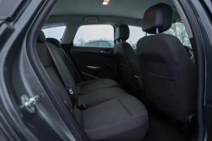 Grey Opel Astra 2011 in Liepaja, with an engine capacity of 1.40 L and mileage of 200 thousand km for 5200 €, photo 11 on AUTOMOTO.COM.LV