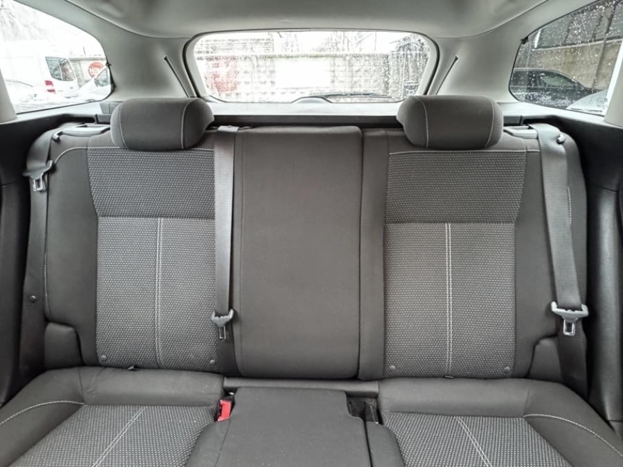 Grey Opel Astra 2011 in Riga, with an engine capacity of 1.70 L and mileage of 268 thousand km for 4490 €, photo 4 on AUTOMOTO.COM.LV
