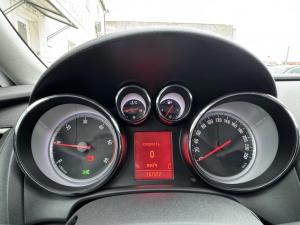 Grey Opel Astra 2011 in Riga, with an engine capacity of 1.70 L and mileage of 268 thousand km for 4490 €, photo 8 on AUTOMOTO.COM.LV