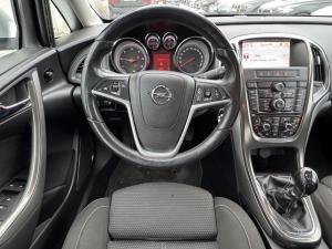Grey Opel Astra 2011 in Riga, with an engine capacity of 1.70 L and mileage of 268 thousand km for 4490 €, photo 10 on AUTOMOTO.COM.LV